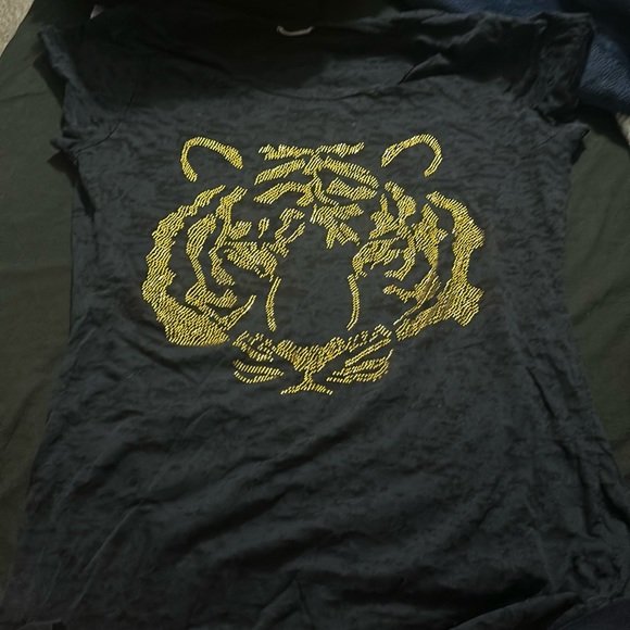Studio Y | Tops | Studio Y Shirt | Poshmark